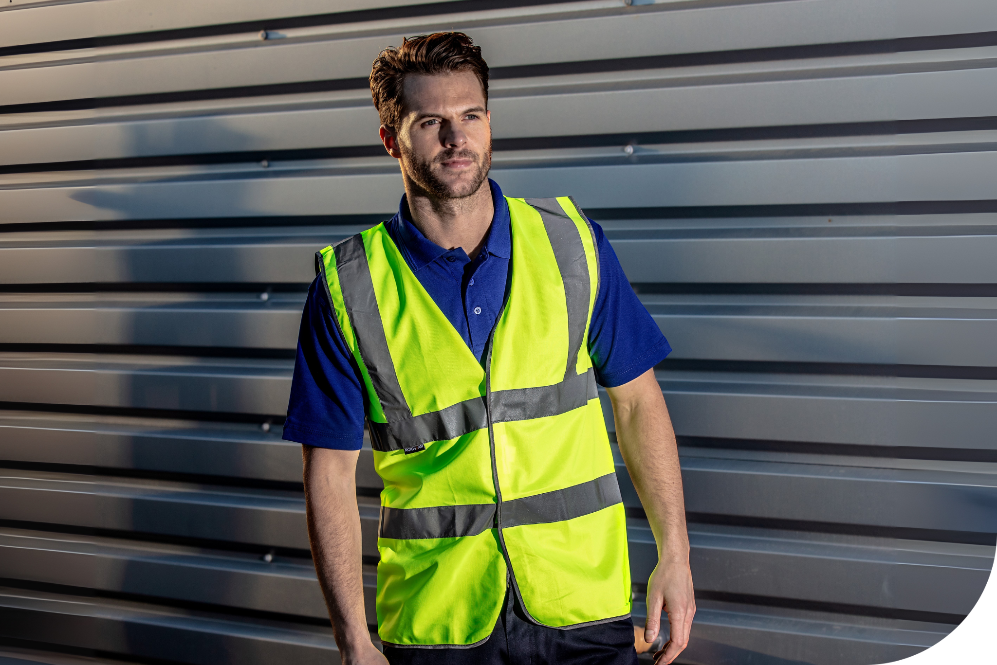 Hi-Vis Jackets vs. Hi-Vis Vests – Which Is Better? | SMI