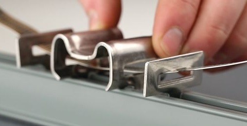 UNIVERSAL CHANNEL CLAMP